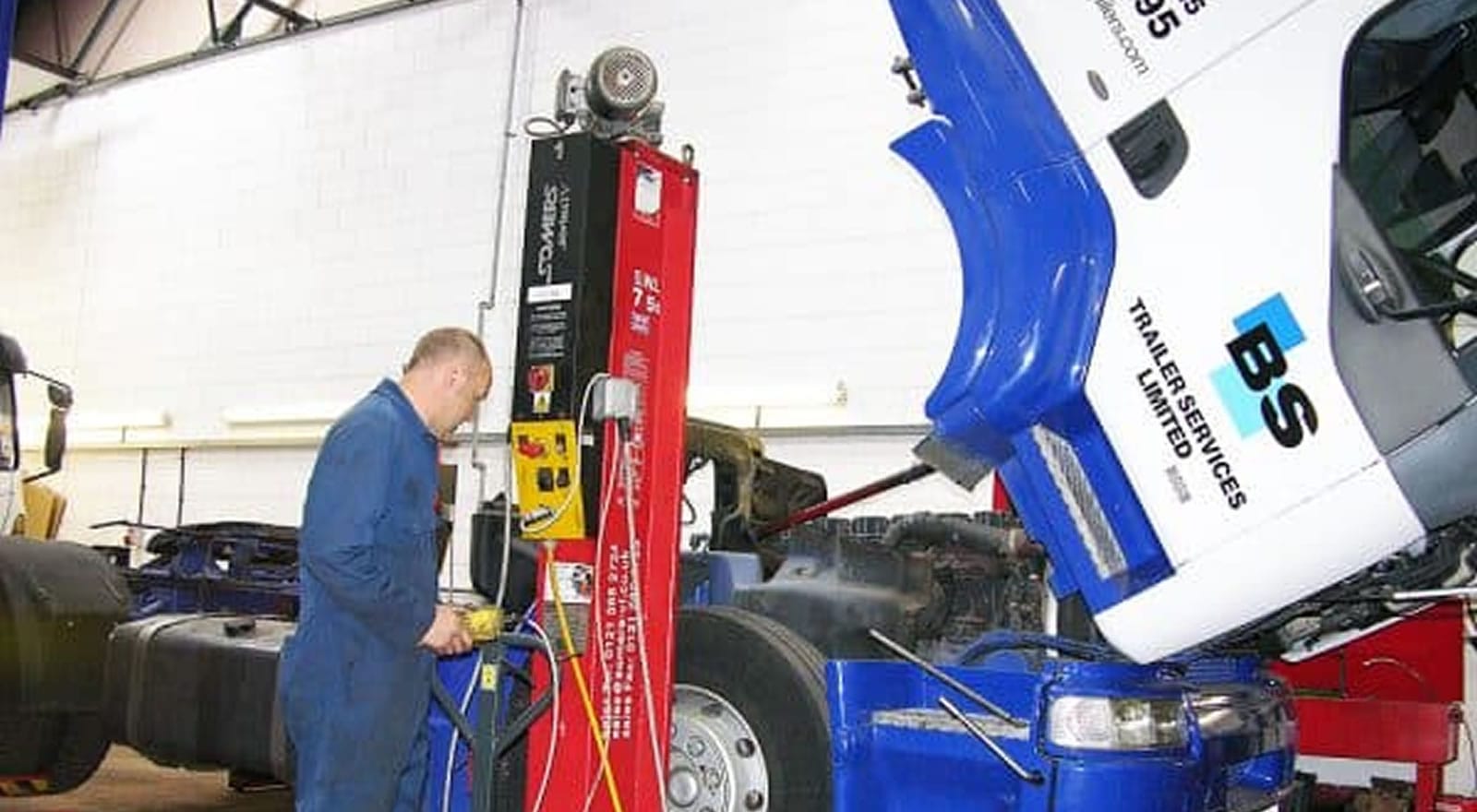 Mobile HGV Mechanic - Onsite & 24/7 Roadside Assistance