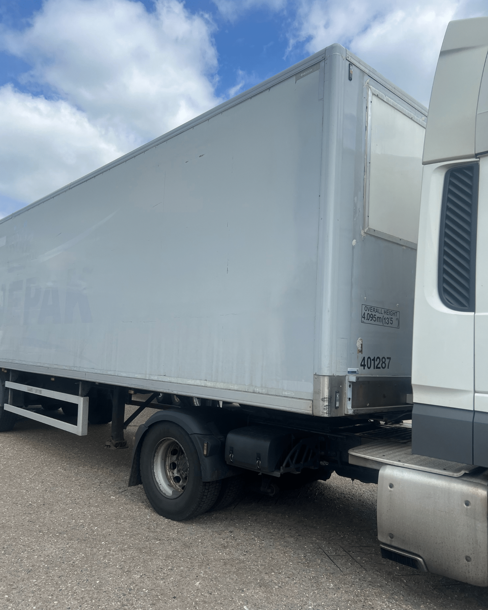 HGV Box Trailers For Sale UK - Buy New & Used Trailers